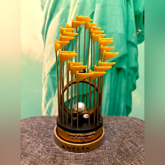 New York Yankees | Wall Decor | New York Yankees 996 World Champions ...